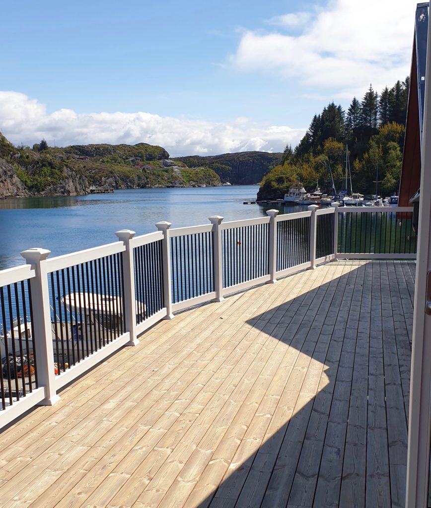 Klassisk med sorte aluminium spiler - Gjerdemannen